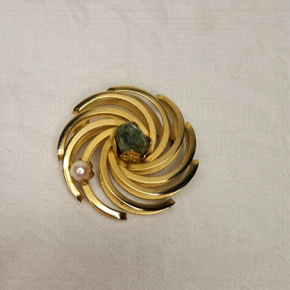 Vintage | Jewelry | 6s Jade Swirl Brooch | Poshmark